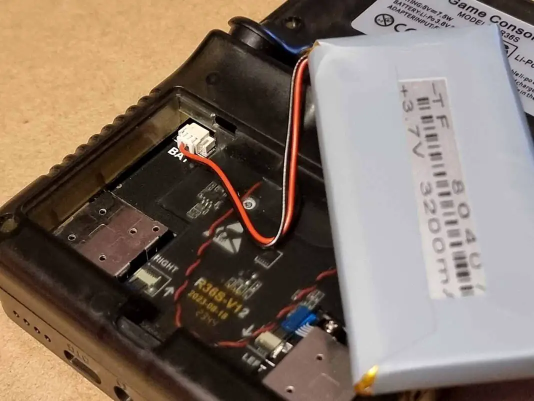 R36S Handheld Battery Replacement & Common Issues - Tech Tactician
