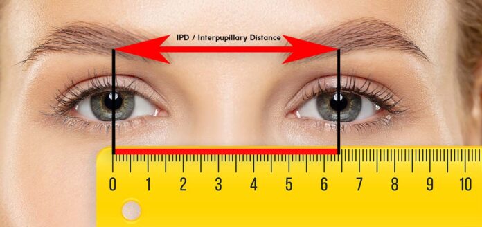 How To Measure Your IPD For VR At Home (In 2 Minutes) - Tech Tactician