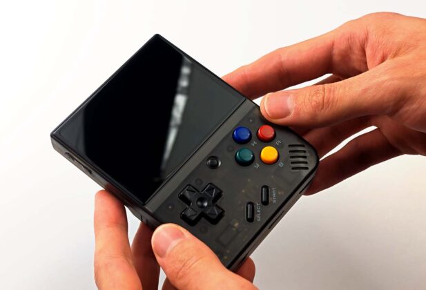 Miyoo Mini Plus Handheld Emulator Console Hands-On Review - Tech Tactician